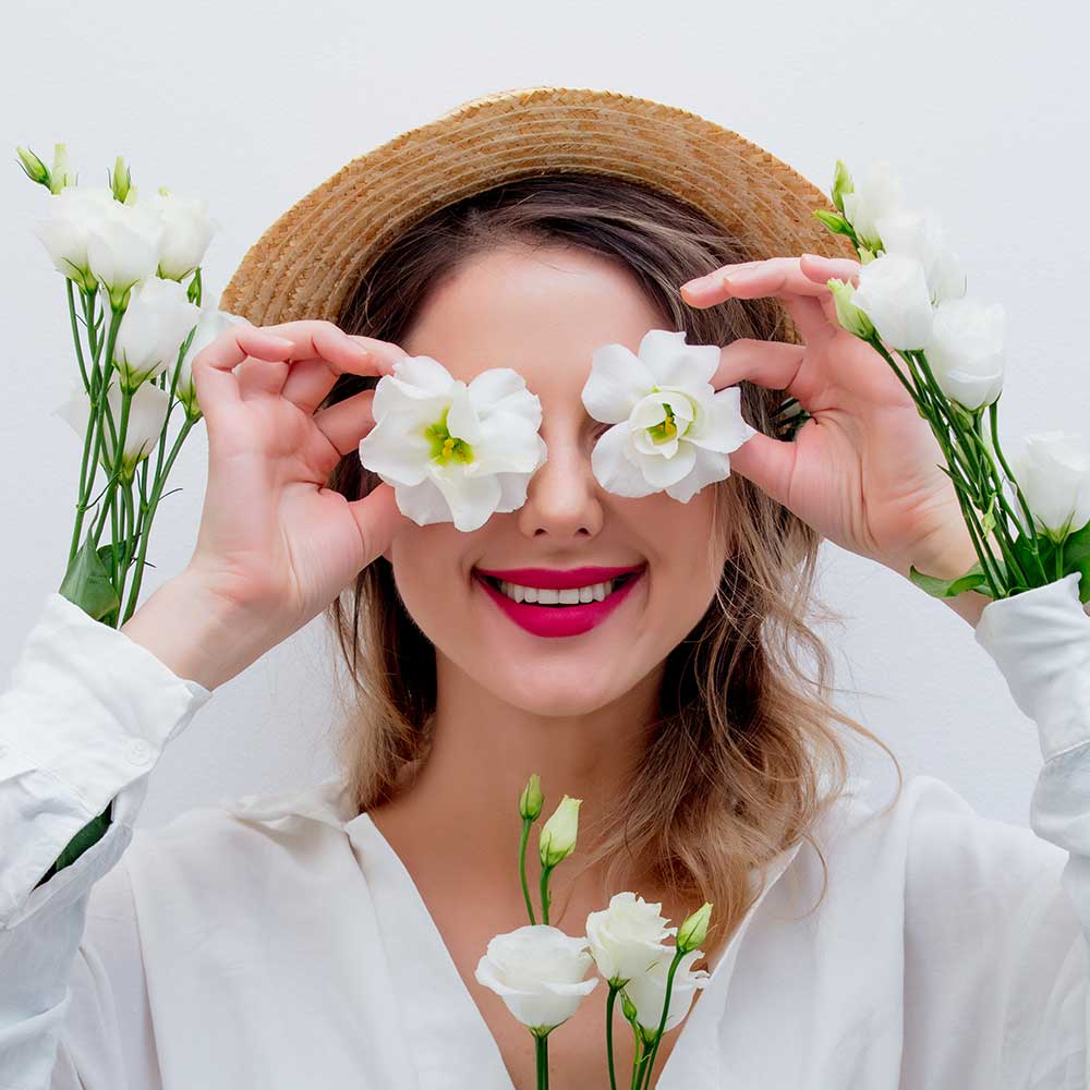 Top 10 Strongest Smelling Essential Oils for Diffusers - Holysniff